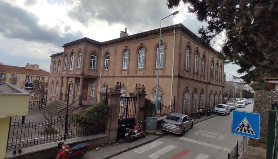 Tarihi Balıkesir Lisesi – Buradan Ara